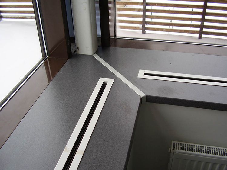 Grille in the countertop above the radiator: types and installation ...