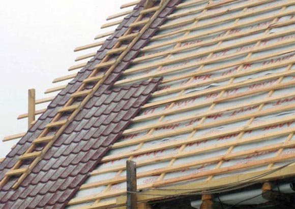 Tutup bumbung: jenis bahan bumbung, penyediaan, kebaikan dan keburukan